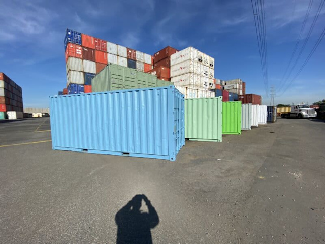 20FT CUSTOM RANDOM PAINTED CONTAINERS FROM - $2300 plus GST ...