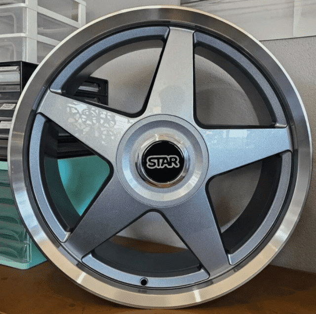 20 MOMO Star Style Wheels Suit Commodore VE, VF VZ, VY, VL 20x8.5/9.5 ...