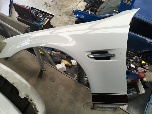 VE commodore white LH guard | Auto Body parts | Gumtree Australia Gold ...