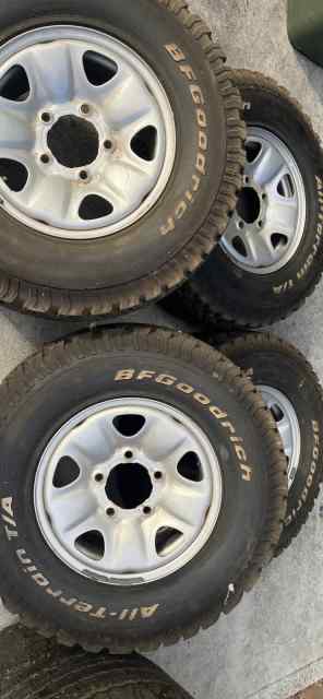 Toyota LC 100 series rims x5 and tyres 275/70/R16 plus spare tyres x4 ...