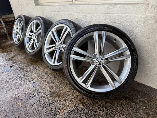 Volkswagen Golf 18 Inch Alloy Wheels with Tyres *Delivery* | Wheels ...