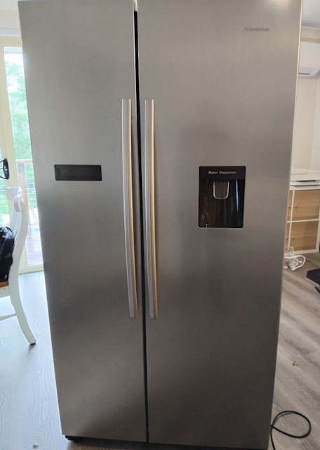 Hisense 2 door fridge freezer - Fridges & Freezers in Bowen Mountain ...