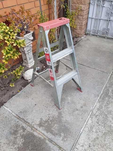 Geelong 3 step galvanised ladder strong and sturdy like new condition ...