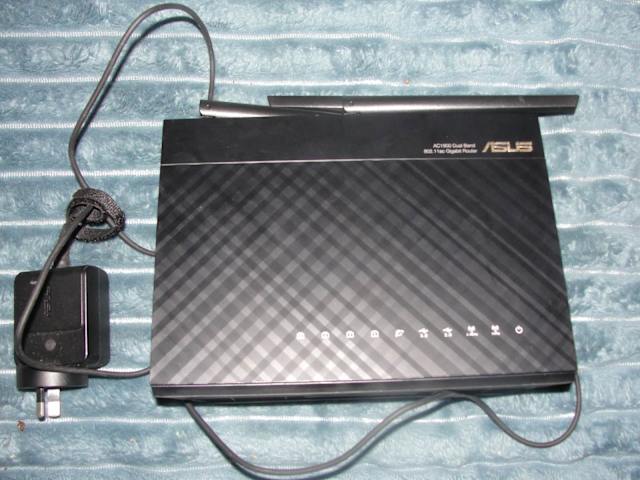 ASUS RT-AC68U, AC1900 Dual Band Gigabit WiFi Router - Modems & Routers ...
