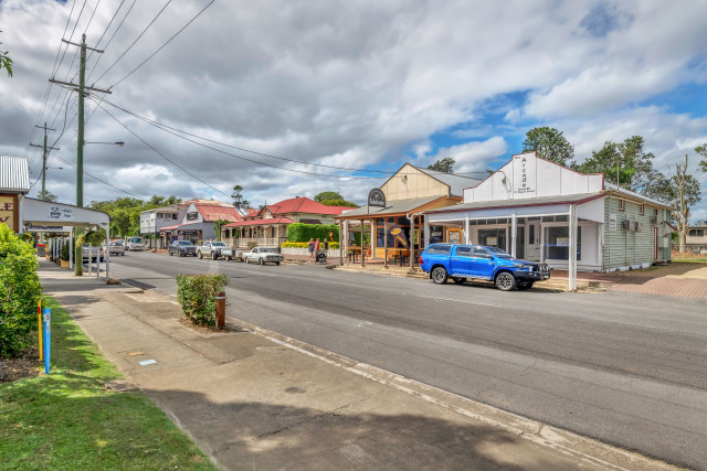 31 Queen Street, Harrisville, Queensland 4307 - for Rent | Gumtree ...