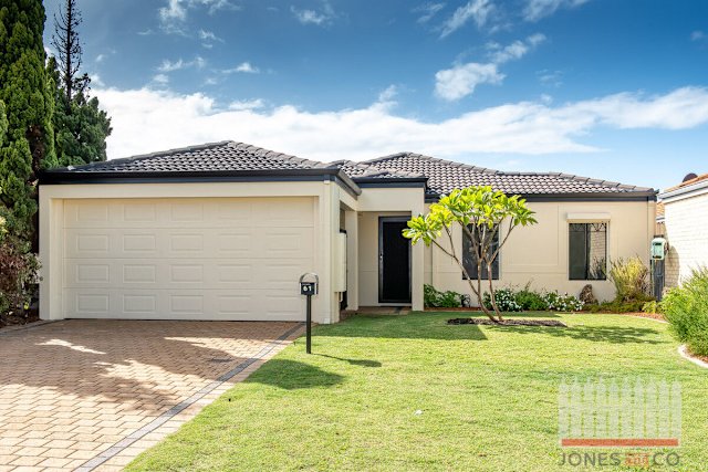 61 Vaucluse Crescent, Ellenbrook, Western Australia 6069 - for Rent ...