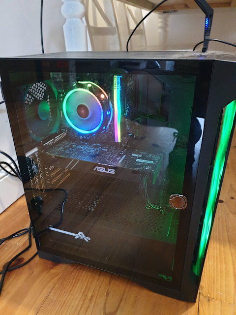 Gaming PC with monitor - GTX 1070 ti, i5-8400, 16GB RAM, Win 11 Pro ...