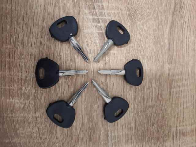 Cruciform Key Blank With Plastic Head Similar To Silca XTF x6 ...