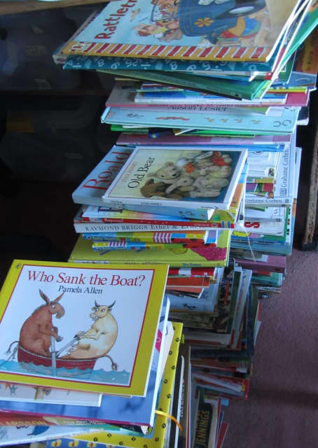 Big clearance sale Hundreds of good picture books for sale - Children's ...