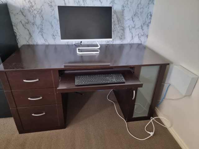 Computer desk executive as seen in photo price drop - Miscellaneous ...