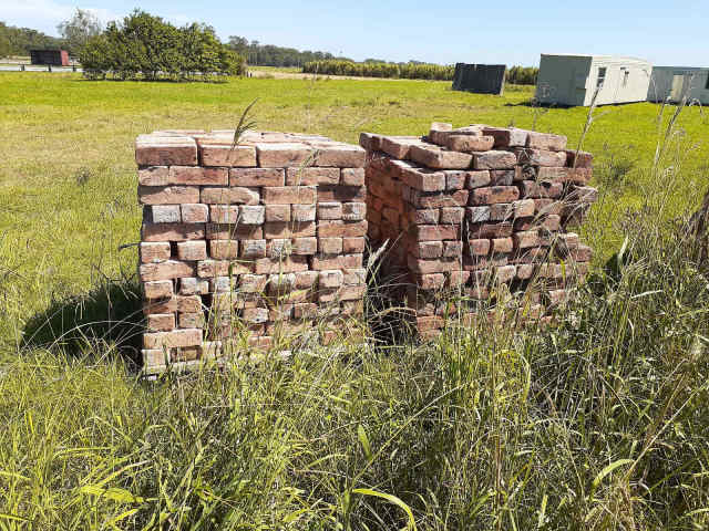 Sandstock bricks, $2 each | Building Materials | Gumtree Australia Port ...