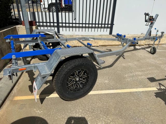 4.5m custom built boat trailer (heavy duty suspension) Australian Made ...