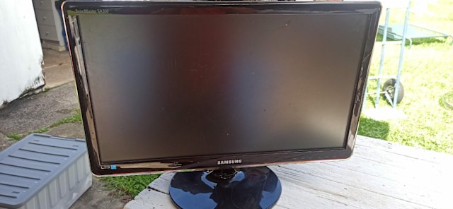 Samsung 23 inch LED monitor S23A350H NO POWER ADAPTOR - Monitors in ...