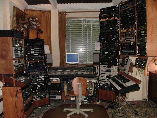 STUDIO RACKS BOXES ONLY ,,ALL GEAR SOLD ALREADY PLSE LOOK PIKKI 4-9 ...