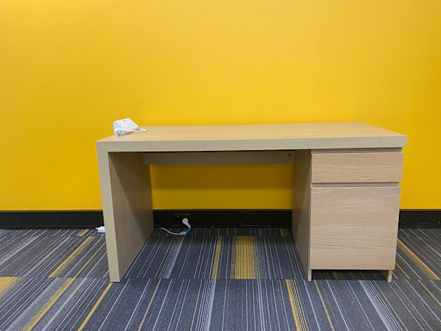 FREE - 6 office desks - Alexandria - Desks in Alexandria NSW | Gumtree ...