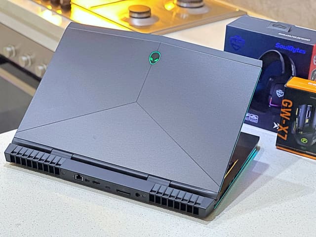 ALIENWARE GAMER 17 Intel®Core™i7*256GB SSD 1TB*32GB GPU*WINDOWS 11Pro ...