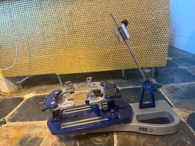 Tennis racquet stringing machine - Racquet Sports in Sydenham NSW ...