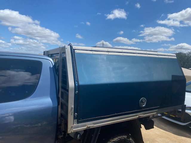 Ute Canopy full floor incl slideout fridge, solar panel, battery ...