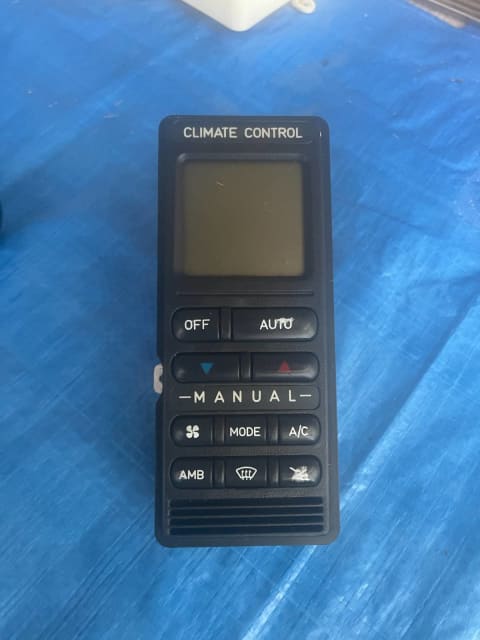 Commodore VN VP VR VS Climate Control Panel o481094190 | Auto Body ...