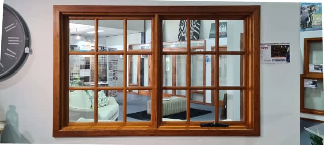 Colonial Cedar Timber Awning Window w/screen - Building Materials in ...