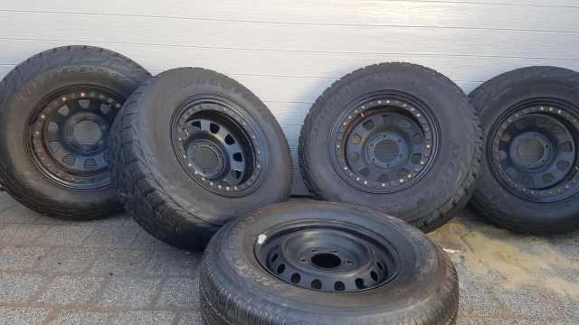 GENUINE BEADLOCK D STYLE STEEL RIMS & A/T LT DESERT DUELLER TYRES/Nuts ...
