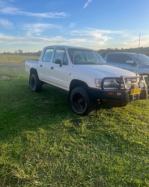 2003 TOYOTA HILUX (4x4) 5 SP MANUAL DUAL CAB P/UP | Cars, Vans & Utes ...