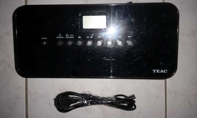 1x Teac CD Player AM/FM 3.5mm aux Radio PCD260 in as new conds - Radios ...