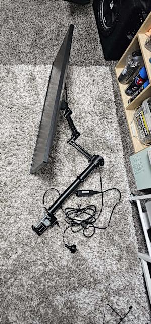 29 inch wide screen monitor and monitor arm - Monitors in Mornington ...