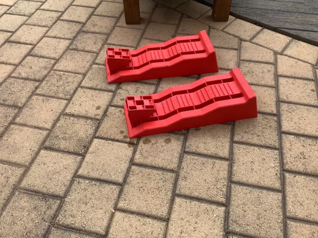 Levelling ramps and chocks with foot pads | Caravan & Campervan ...