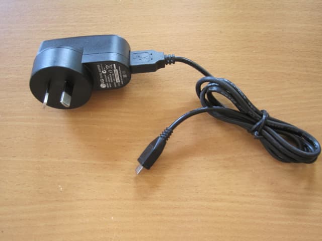 LG TRAVEL ADAPTER MODEL: STA-U13AV (MOBILE PHONE CHARGER)(USB MICRO-B ...