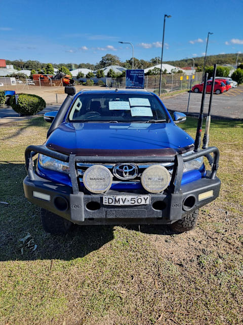 2017 TOYOTA HILUX SR (4x4) 6 SP MANUAL DUAL C/CHAS | Cars, Vans & Utes ...