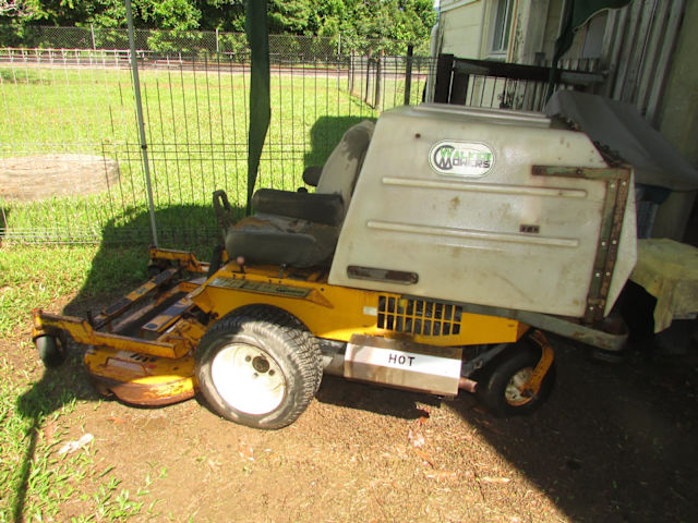 ** WALKER RIDE ON ZERO TURN MOWER WITH GRASS CATCHER - GHS ** - Lawn ...