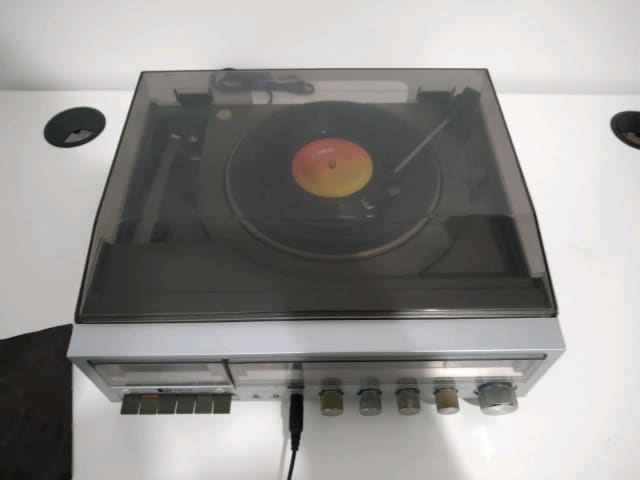 PYE MC-6 Turntable w/ AM/FM radio (cassette player not working ...