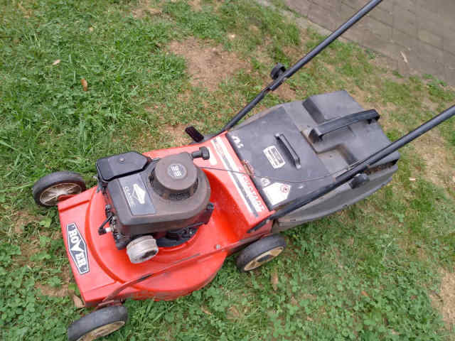 Rover 4 stroke lawn mower - Lawn Mowers in Thirlmere NSW | Gumtree ...