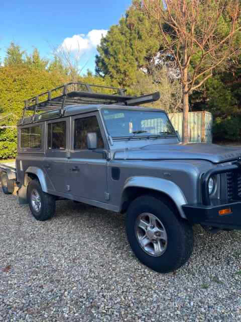 2011 LAND ROVER DEFENDER 110 (4x4) 6 SP MANUAL 4D WAGON | Cars, Vans ...