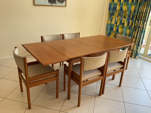 Parker extendable table and six chairs - Dining Tables in Googong ACT ...