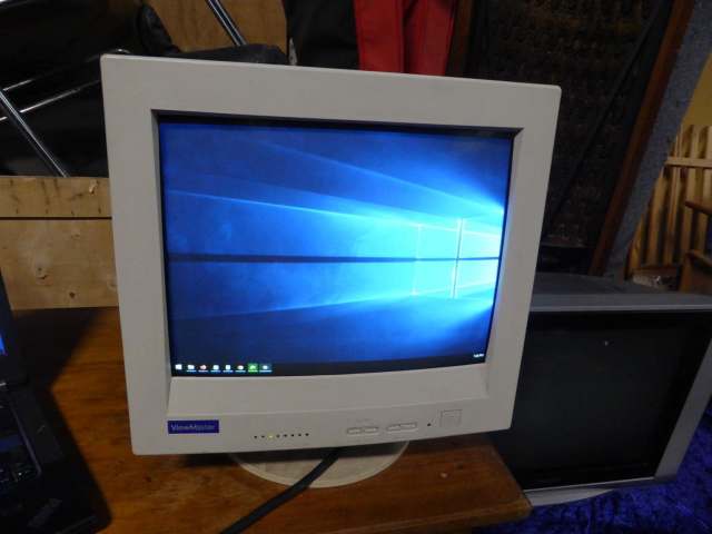 Retro 1990s ViewMaster 15 inch 38cm VGA PC CRT Monitor Oakleigh South ...