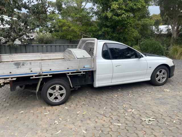 2004 HOLDEN COMMODORE ONE TONNER 4 SP AUTOMATIC C/CHAS | Cars, Vans ...