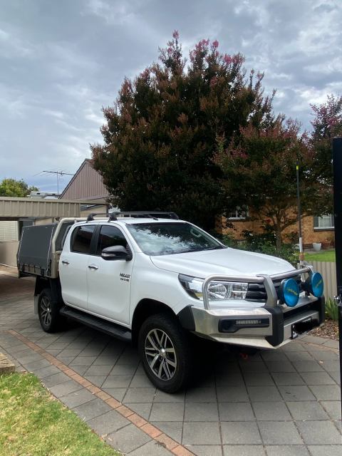 2018 TOYOTA HILUX SR (4x4) 6 SP MANUAL DUAL C/CHAS | Cars, Vans & Utes ...