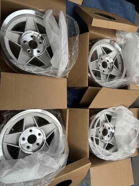 FORD FALCON GT BATHURST GLOBE WHEELS SET BRAND NEW SUIT XB GT XC ...