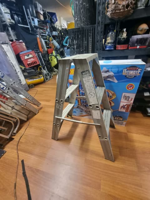 One step ladder 75 dollars - Ladders & Scaffolding in Cairns QLD ...