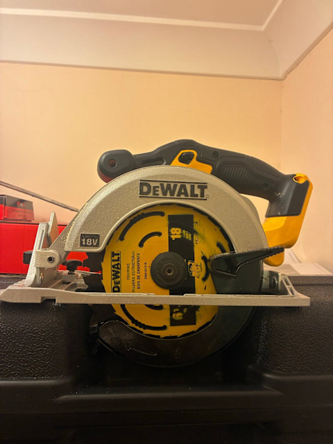 DeWalt 18v Circular saw (near new) - Power Tools in St James WA ...