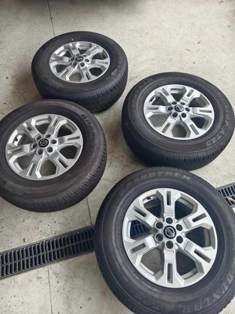 Like New Genuine 17 inch Nissan Navara Pro4x rim mag alloy wheels ...