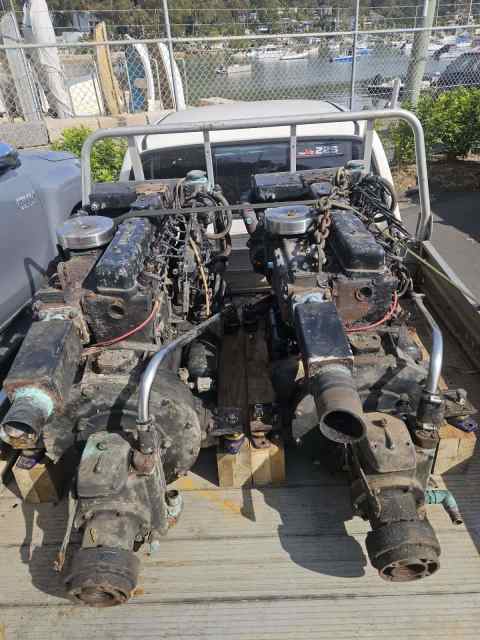 2x Nissan sd33 marine diesel engine six cylinder 100hp in running cond ...