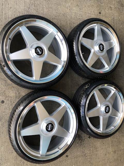 New 20” Momo stars metal cap with Pirelli Tyres PZERO commodore ...