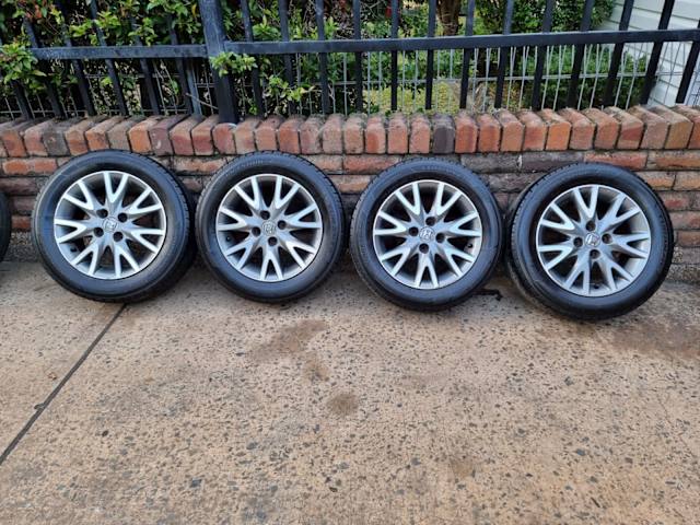 Set of 4x 15 inch Honda Alloy wheels with Bridgestone Tyres 90% Tread ...