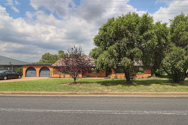 3 Dawson Drive, Cowra, New South Wales 2794 - for Sale | Gumtree Australia