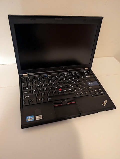 Lot of 10 Lenovo ThinkPad x220i Laptops - No OS - 4GB RAM - 320 GB ...