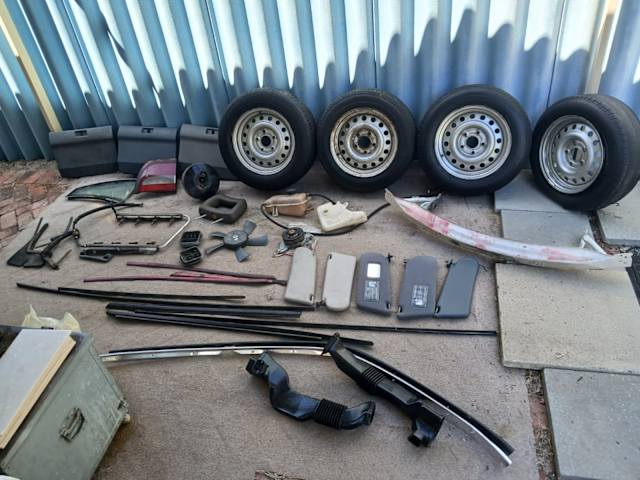 HOLDEN COMMODORE BULK.LOT 4 x 15 X 7 PURSUIT RIMS VR VS FRONT BUMP ...