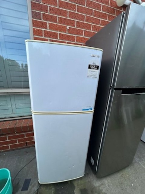 Reliable Samsung Fridge Freezer 219L Compact and Practical! - Fridges ...